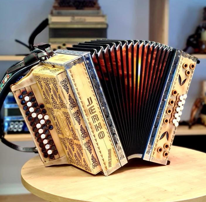 Diatonična harmonika JERKO CFB mesečna izposoja 60€