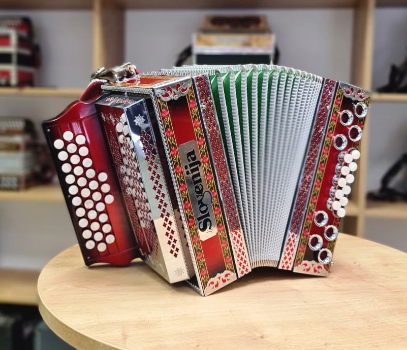 Diatonična harmonika SLOVENIJA besas 32 mesečna izposoja za 60€