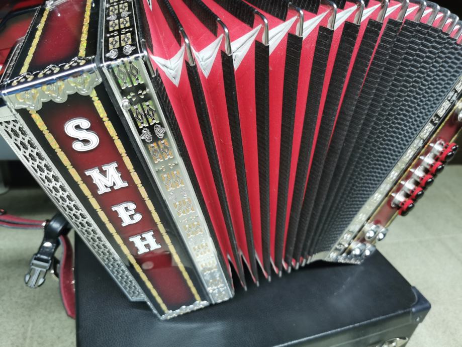 Diatonična harmonika smeh