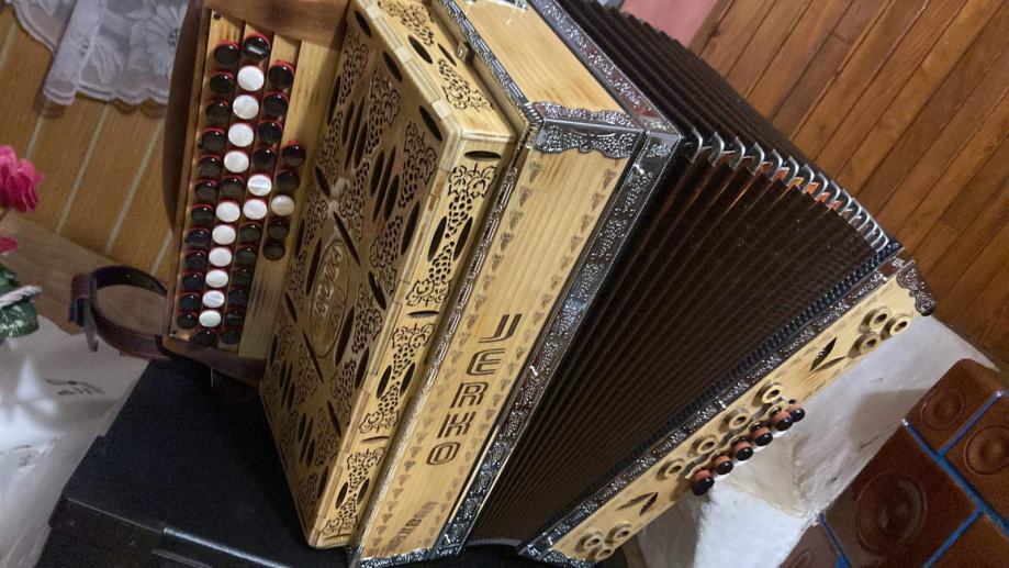 HARMONIKA JERKO SKORAJ NOVA (UGODNO)