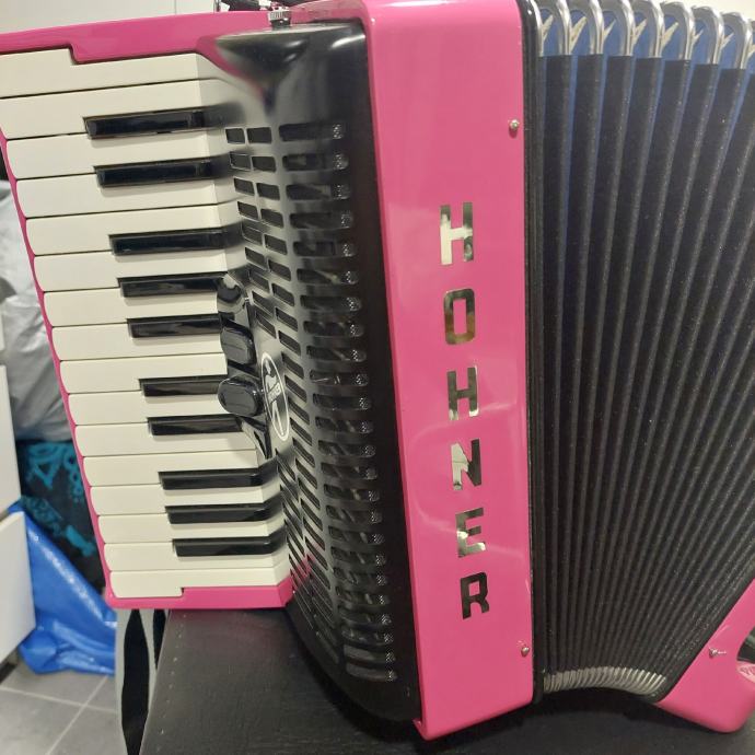 HOHNER BRAVO PINK 48 BASNA