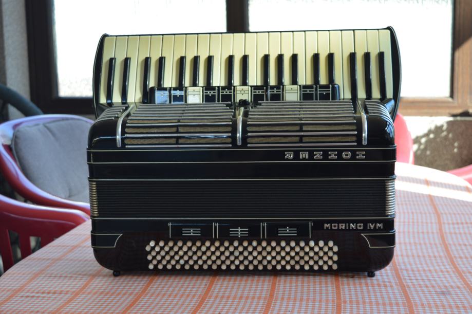 Hohner morino IV M predelana, dvojni tremolo