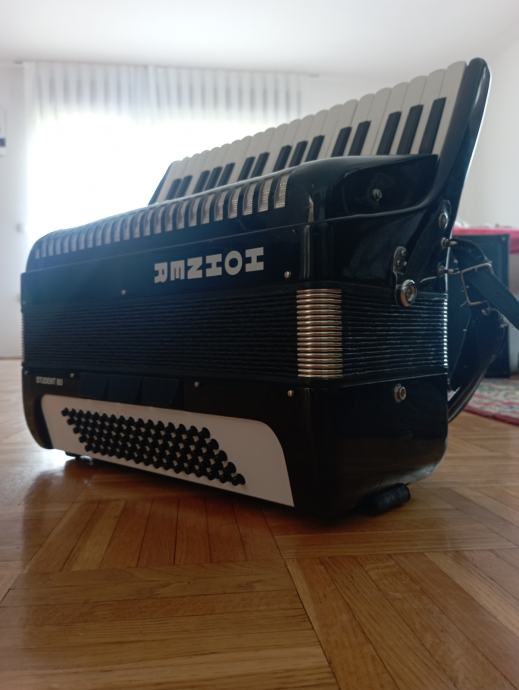 Hohner student 80