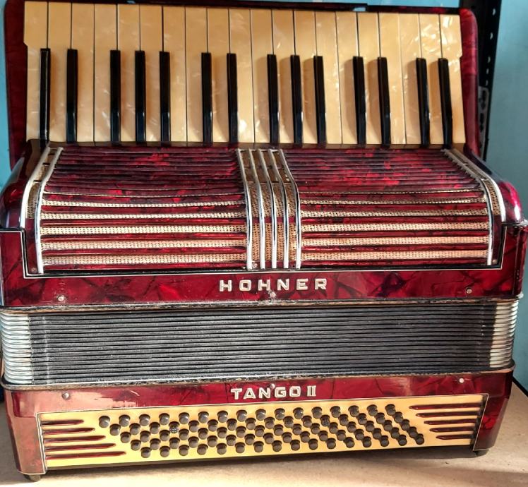 Hohner Tango 80 basa