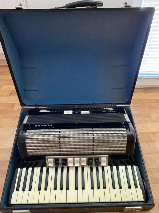 Hohner Tango IIIM