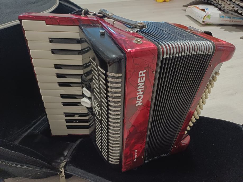 Klavirska harmonika HOHNER 48 bas