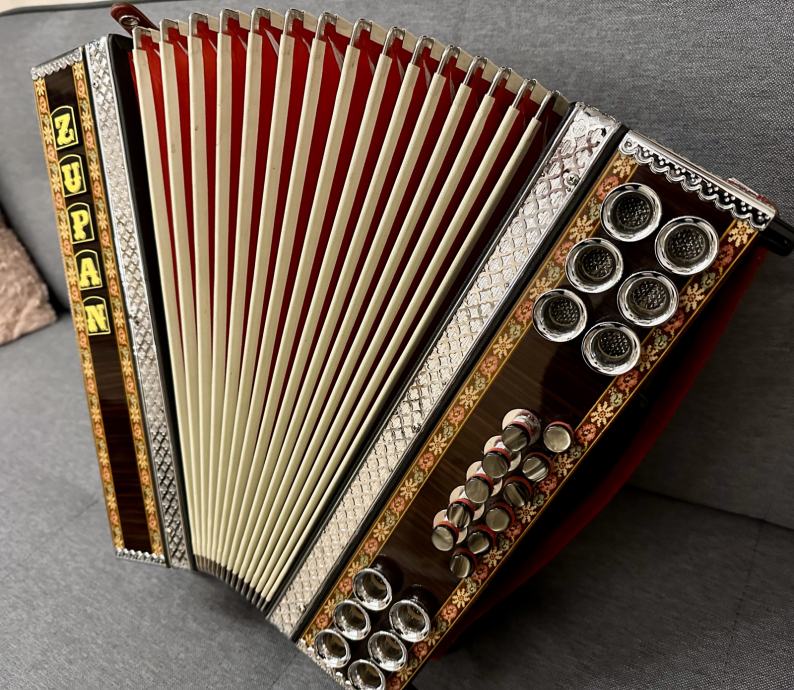 Zupan Alpe III D B Es As diatonična harmonika