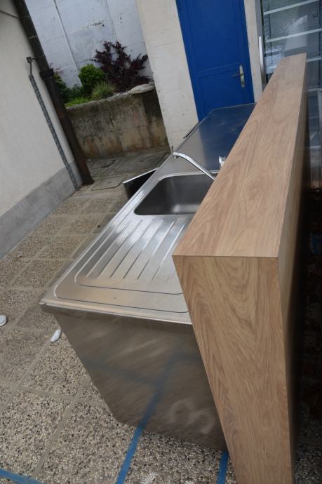 Hladilni inox pult+inox pomivalno točilni pult z leseno oblogo šank