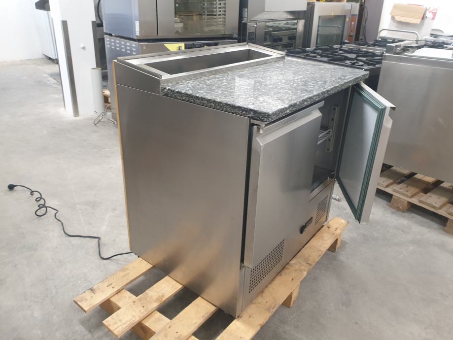 Hladilni pult, salatera, solatni bar, pult za omake