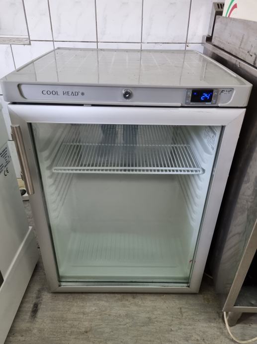 Pod pultni hladilnik