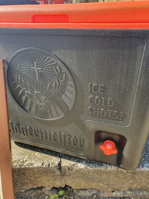 hladilna skrinja shot cooler Jager