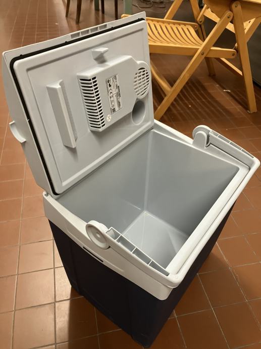HLADILNA TORBA MOBICOOL 12V IN 220V 30 LITROV,UGODNO
