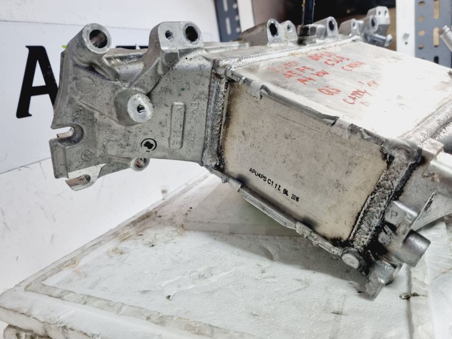 Audi a4 a5 a6 Q5 Caddy IV 2.0 tdi sesalni vejo intercooler 04L129766AD