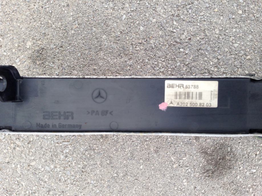 Hladilnik vode za Mercedes motor 200 230 kompressor