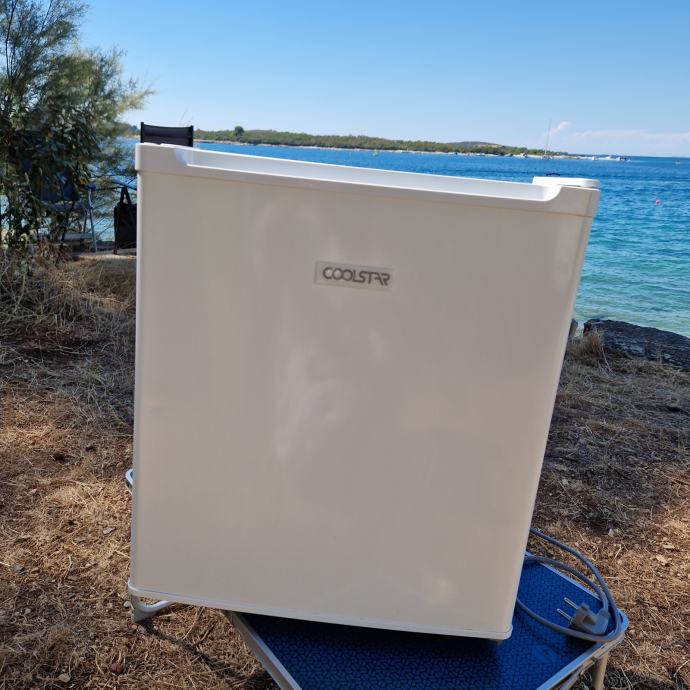 HLADILNIK COOLSTAR CS 43 MINI HLADILNIK