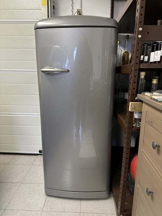 Hladilnik Gorenje retro srebrn