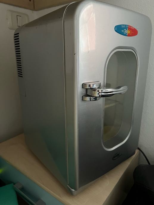 MINI PRENOSNI HLADILNIK