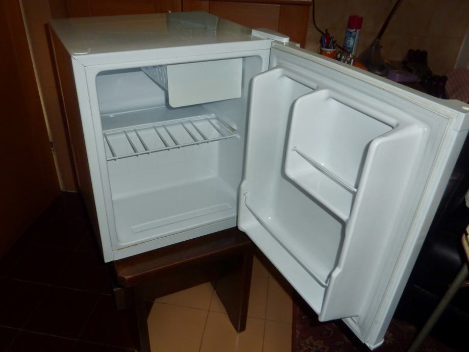 Prodam MINI HLADILNIK COOL STAR Model 68 46HA