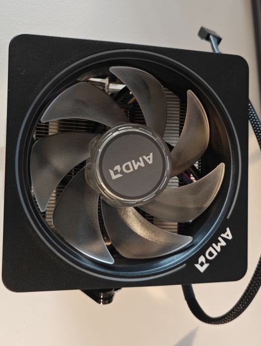 AMD Wraith Prism RGB hladilnik za AM4