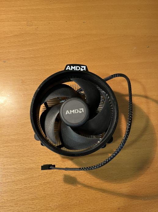 AMD Wraith Stealth CPU hladilnik