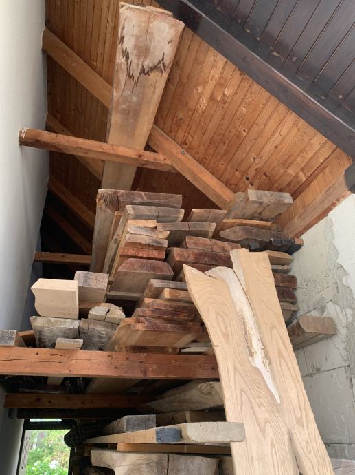 Rezan les razlicnih vrst in debelin