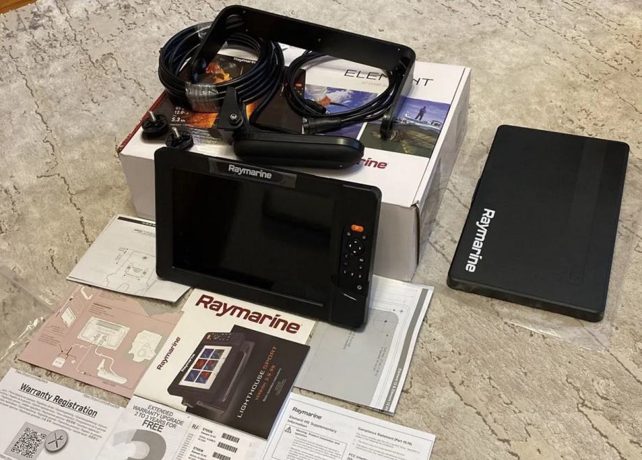Echo sounder Raymarine Element 12 HV z HV-100