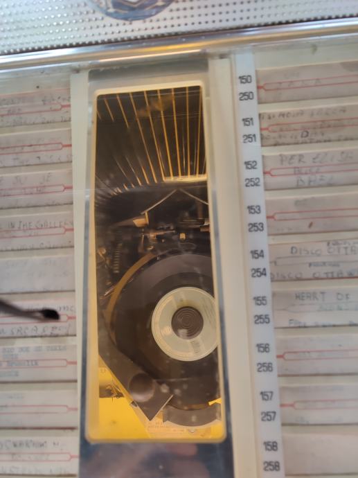 JUKEBOX ROWE-AMI r81 STEREO 200 SELECTION PRODANO!!!!!!!