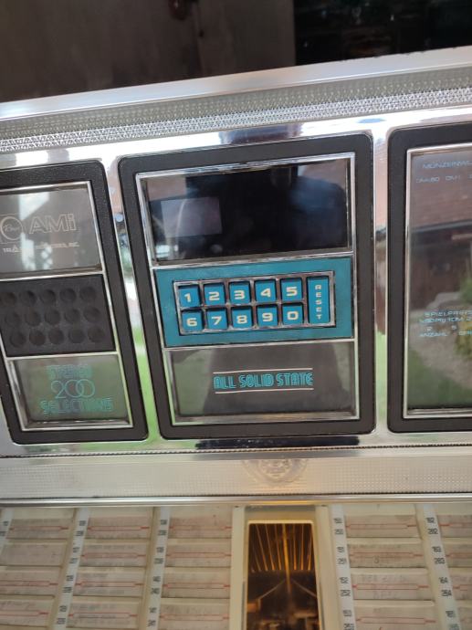 JUKEBOX ROWE-AMI r81 STEREO 200 SELECTION PRODANO!!!!!!!