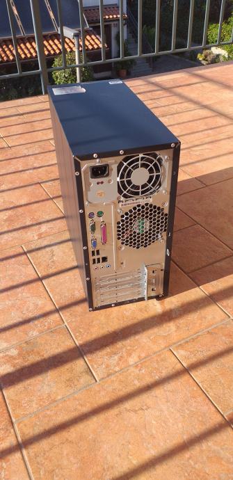 Namizni računalnik Hp Qompaq dx2300 Microtower- Windows 10 pro