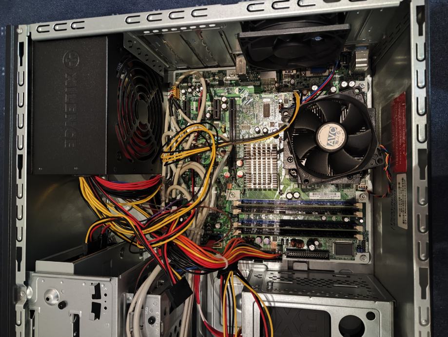 Računalnik HP Compaq dx7500 - Intel Core 2 Duo E8400 - po delih