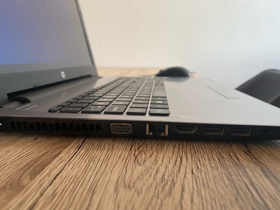HP 250 G5 Notebook PC i3/8GB/ SSD 256GB/ Radeon R5/15,6