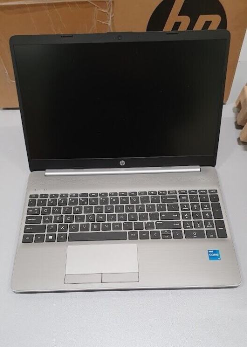 HP 250 G8 15,6 11.Gen Intel i5-1135G7 8GB 240GB SSD FHD Kamera