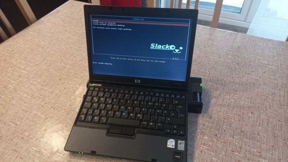 HP Compaq NC2400 poslovni mini prenosnik 12.1 - tudi po delih!