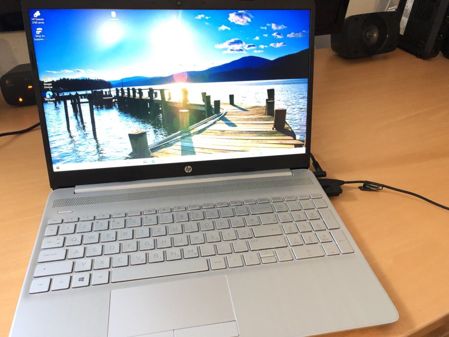 HP prenosnik i3-7020U 15.6FHD 8gb DDR4 256gb SSD