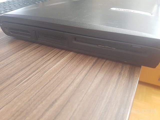 Prenosnik Compaq EVO N1020V, Pentium 4, 512MB RAM