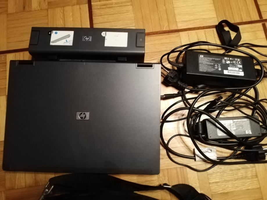 Prenosnik HP Compaq nc8430, docking station z napajalcem, torba