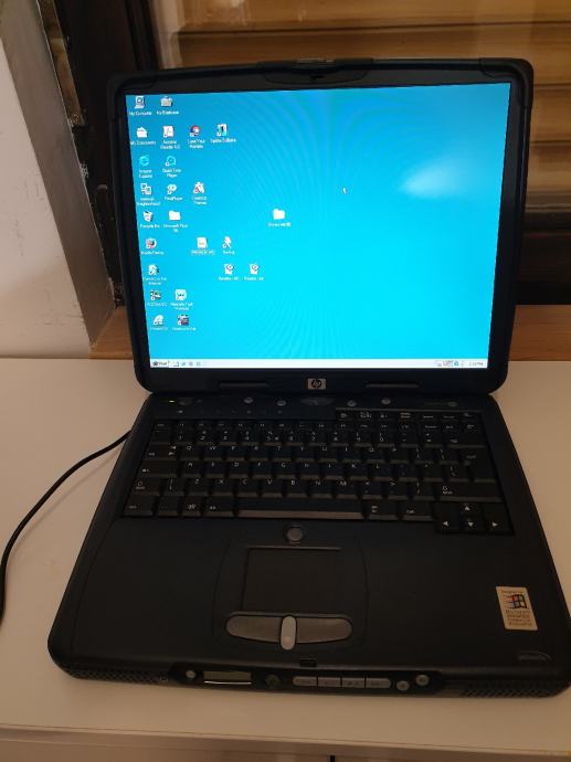 Vintage prenosni računalnik Hp, OmniBook, Pentium III, Windows 98
