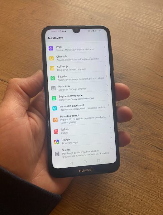 Pametni telefon HUAWEI Y6 2019 model MRD-LX 32 GB pomnilnik