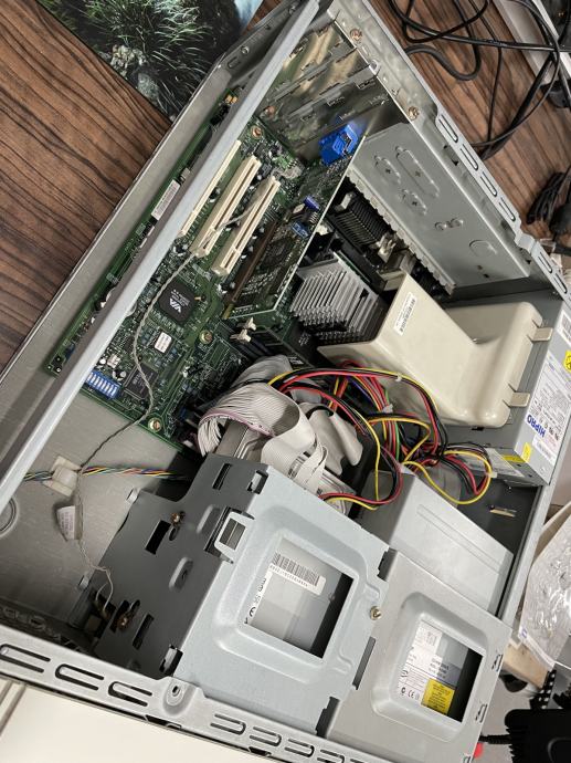 Retro pc IBM 300GL 6563-22g z win98se