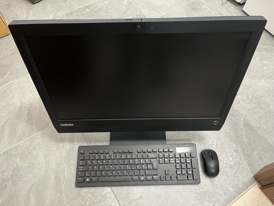 Lenovo Thinkcentre all in one računalnik