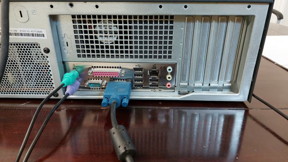 Retro računalnik IBM ThinkCentre Pentium 4 + CRT monitor IBM E74