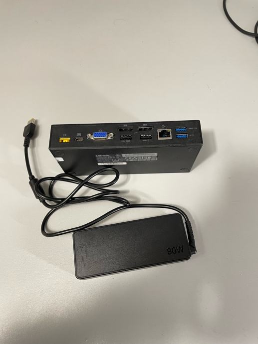 Docking postaja Lenovo 40A9 (priklopna postaja) z napajalnikom 90w