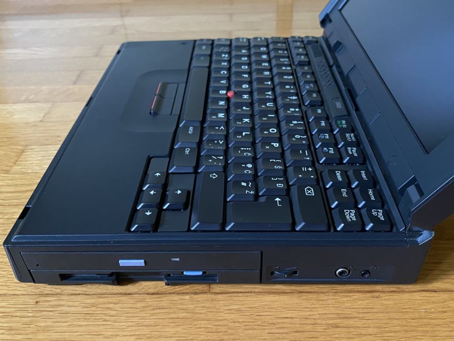 IBM ThinkPad 380D prenosnik