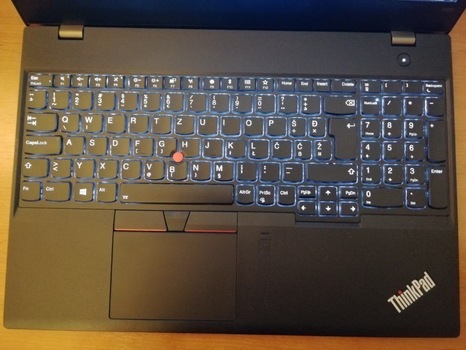 ThinkPad T580+dock, 15,6 col, I5, 16GB, Nvidia MX150, 256GB SSD