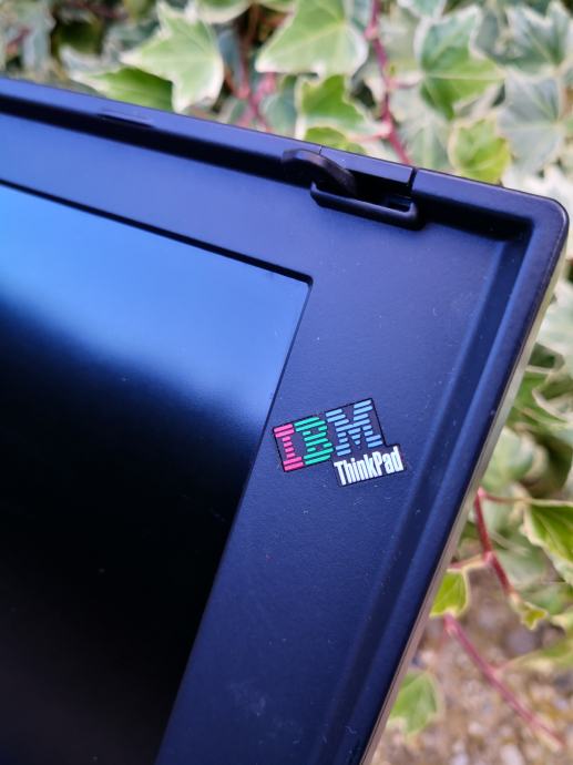 Vintage IBM THINKPAD 380E pentium prenosni računalnik