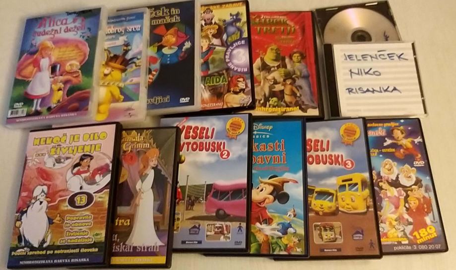 družabne igre, sestavljanke in risanke na DVD podarim