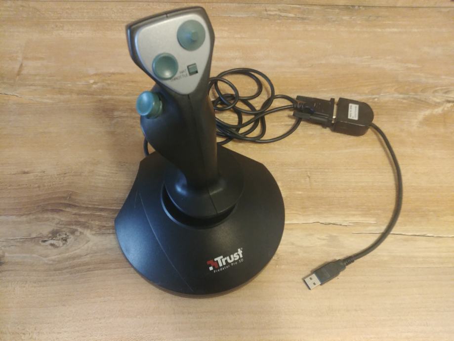 Igralna palica joystick trust predator pro 3D