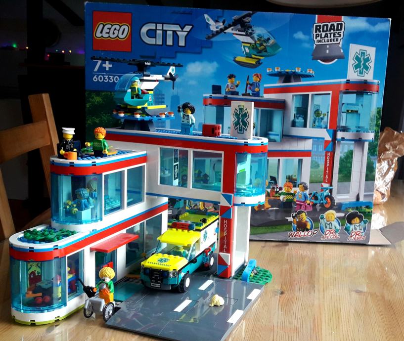 Lego bolnišnica 60330