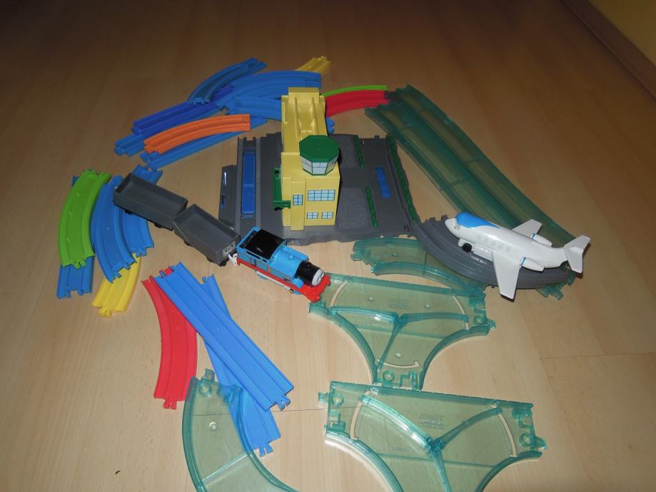 THOMAS AND JEREMY AIRPORT SET