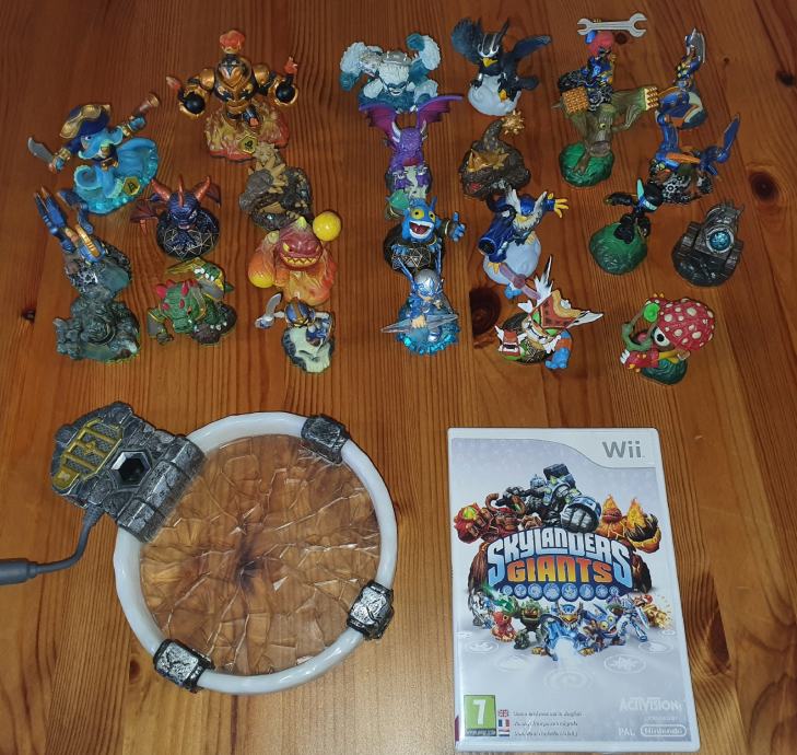 Wii Skylanders Giants + Skylanders figure